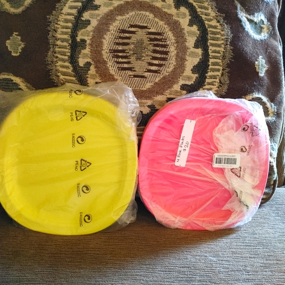 Tupperware | Dining | New Tupperware Microwavable Dessert Plates | Poshmark